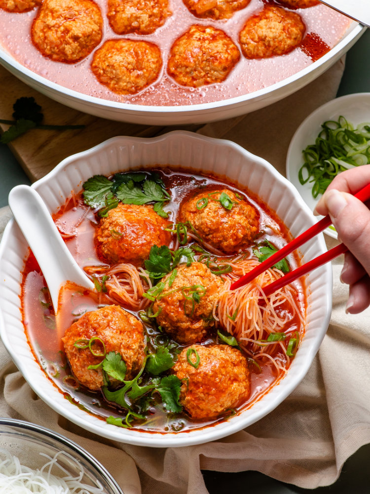 Vietnamese Meatballs in Garlic Tomato Broth (Xiu Mai) - Chang's ...